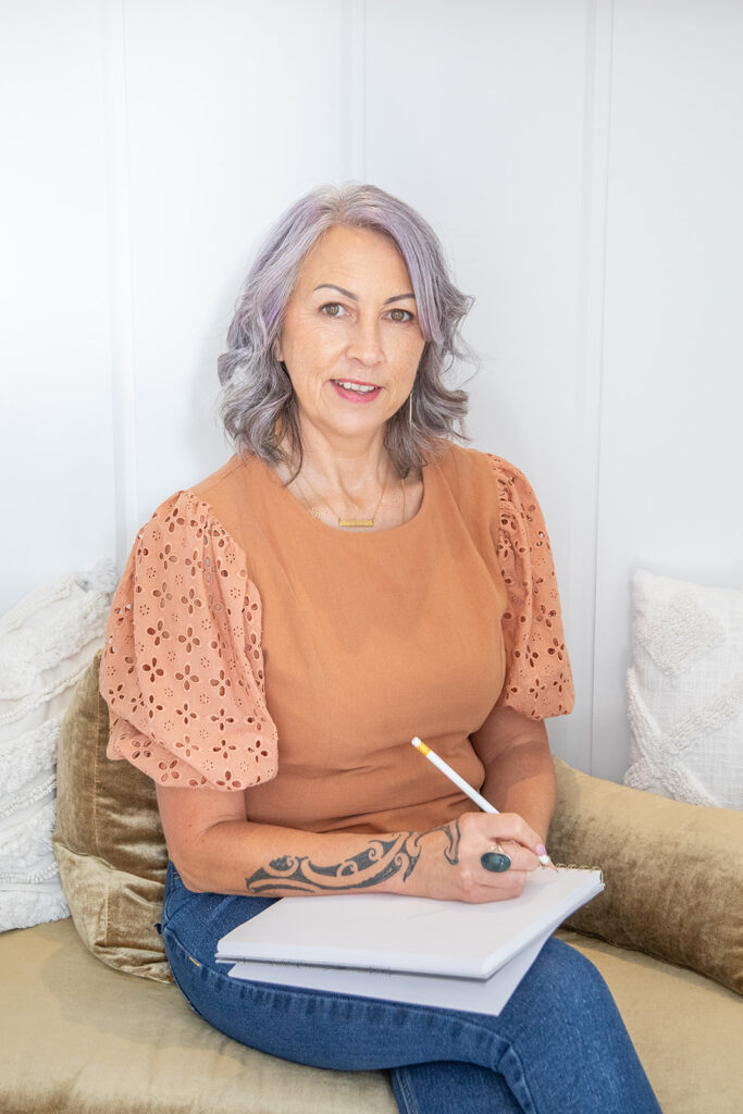 HOME » Sandra Julian